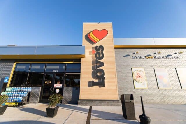 6 Gas Station Chains With Food So Good It's Worth Driving Out Of Your ...