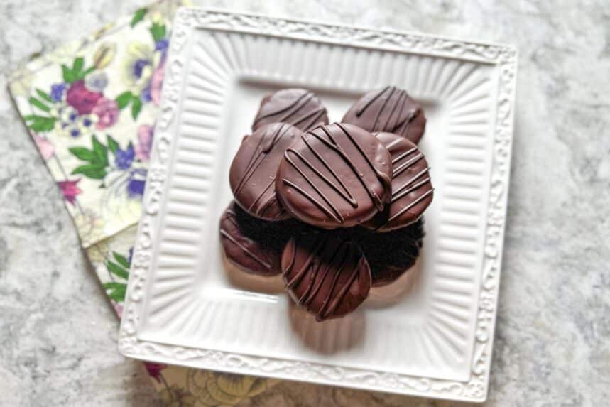 Low FODMAP Chocolate Thin Mint Cookies - Girl Scout Copycat - FODMAP ...