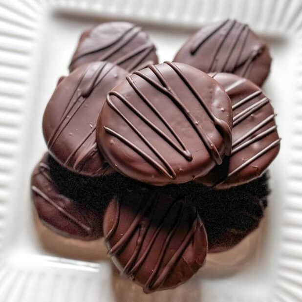 Low FODMAP Chocolate Thin Mint Cookies - Girl Scout Copycat - FODMAP ...