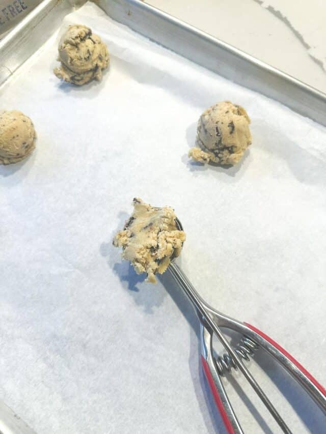 Low FODMAP Tahini Chocolate Chunk Cookies - FODMAP Everyday