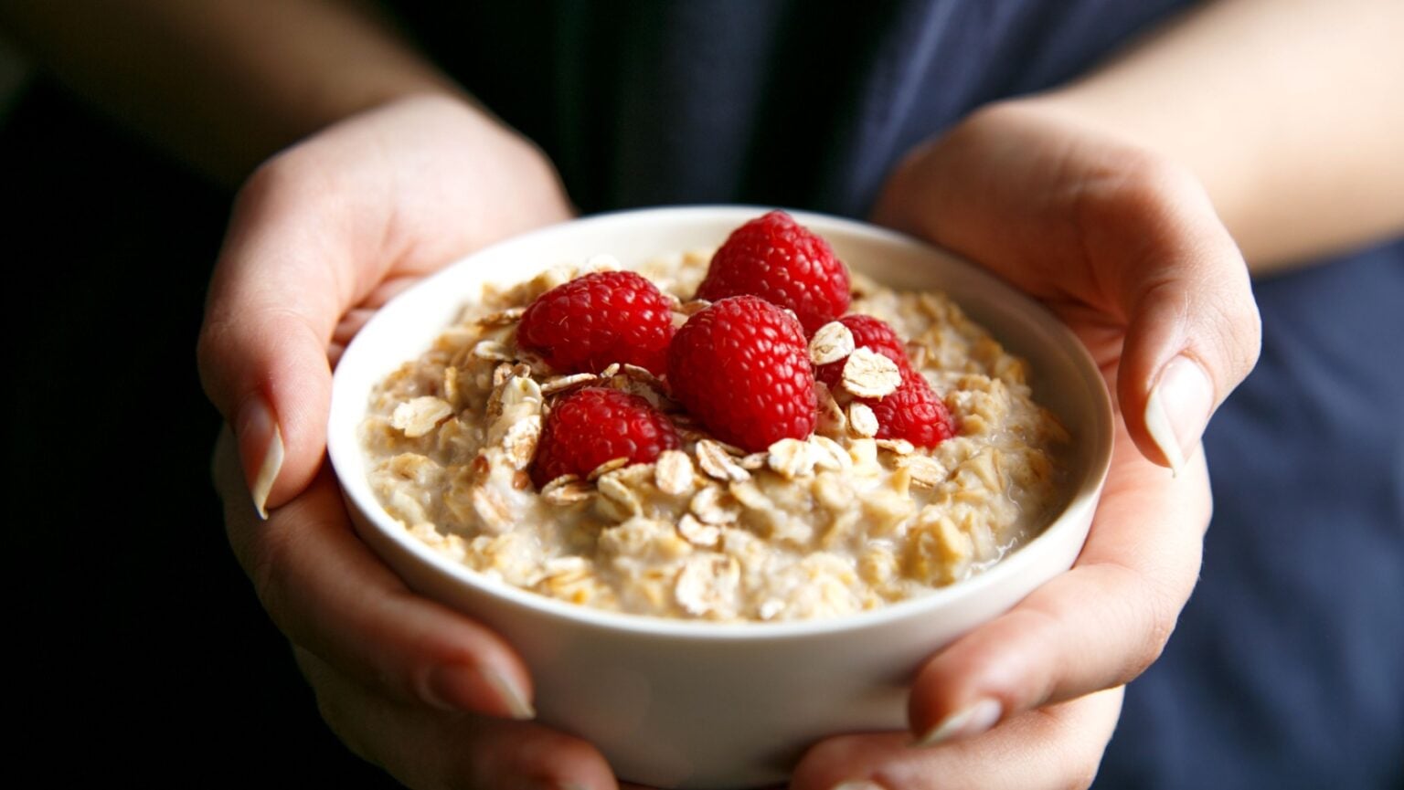 Here’s what happens to your body when you eat oatmeal every day ...