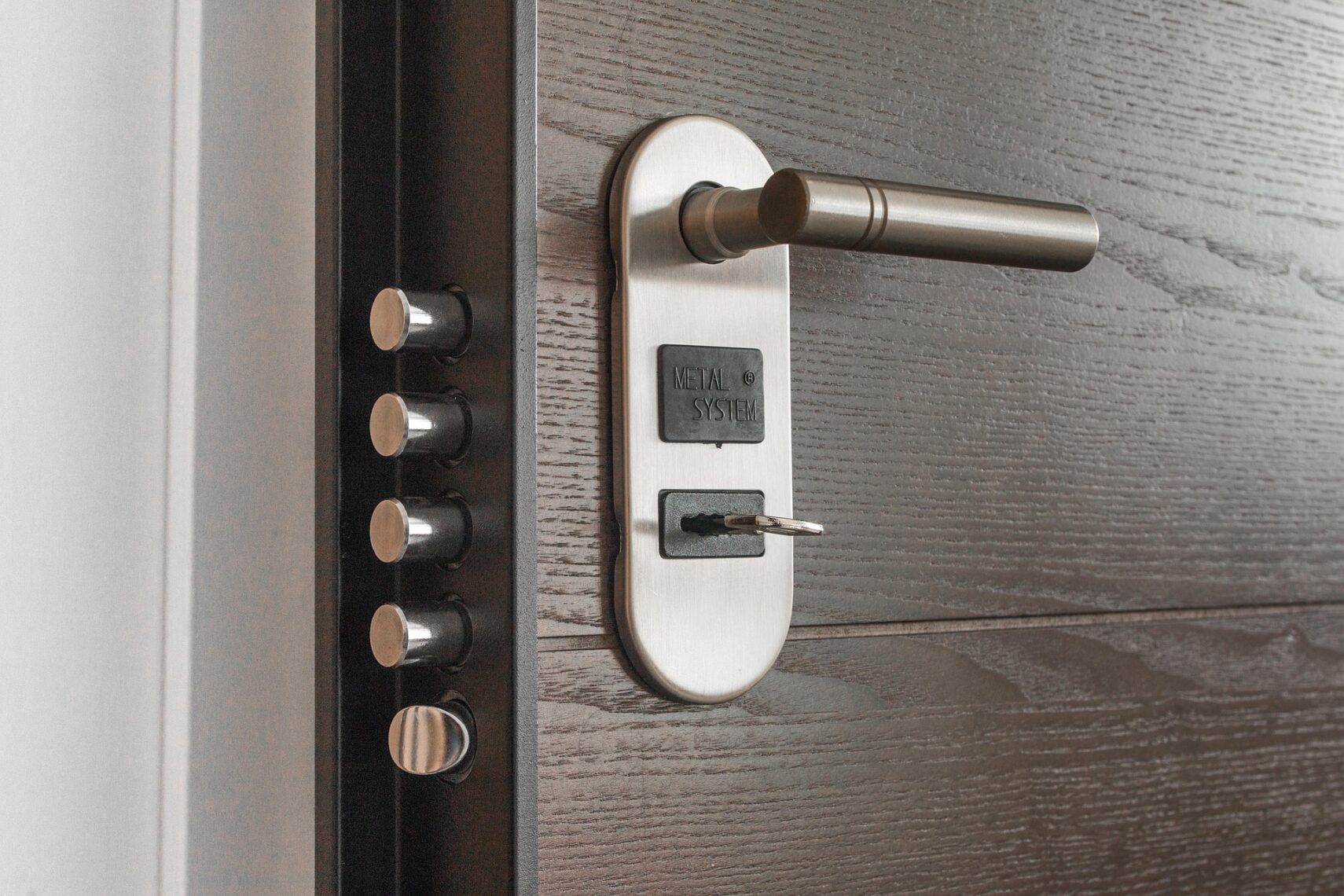 10 ways to deter burglars and stop break-ins - FODMAP Everyday
