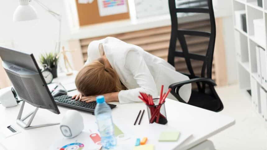 15 Habits That Make You Feel Busy All the Time (But Get You Nowhere ...